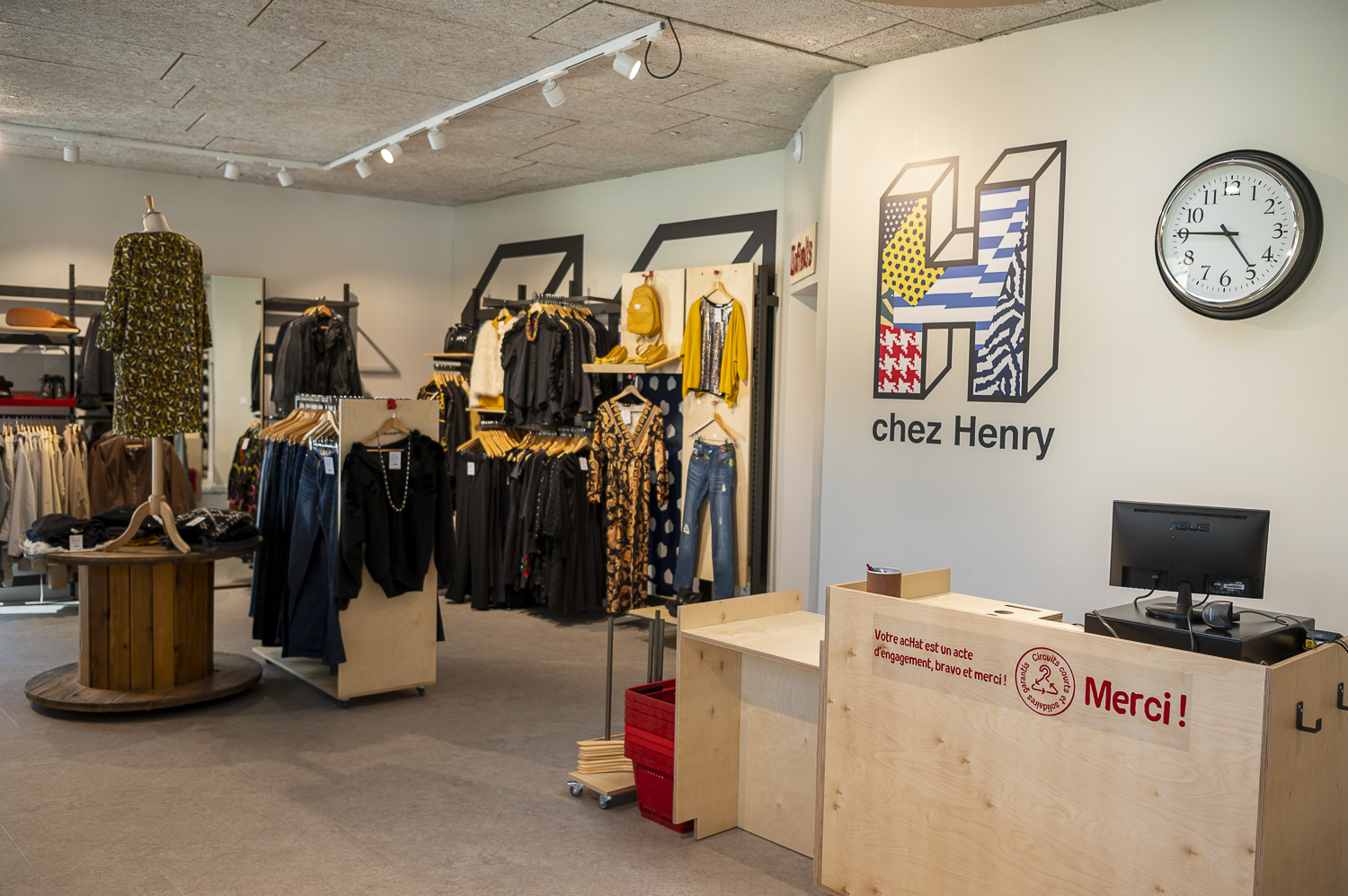 Chez Henry, the textile Strategy of the French Red Cross - Red Social ...